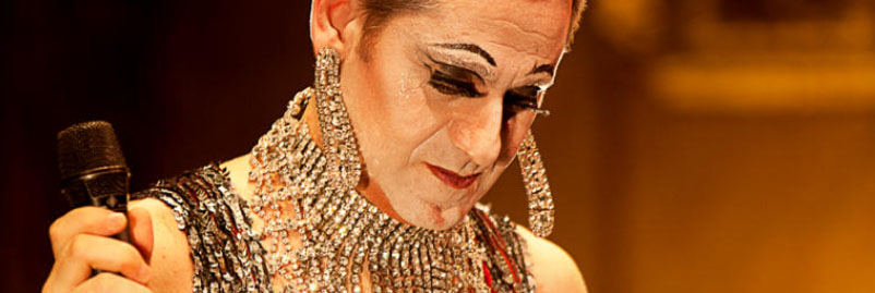 LES PREMIERS ADIEUX DE MISS KNIFE - Cap Catalogne